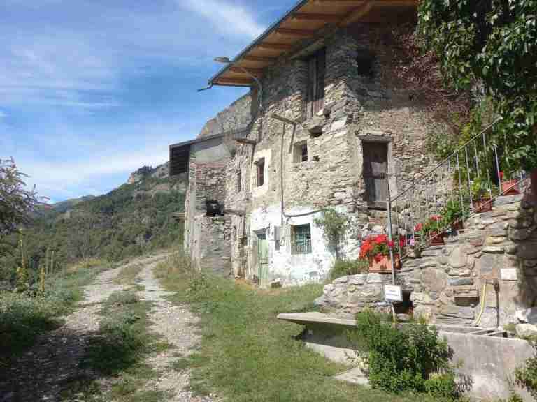 Grotte di Aisone: un facile sentiero all'interno della riserva naturale